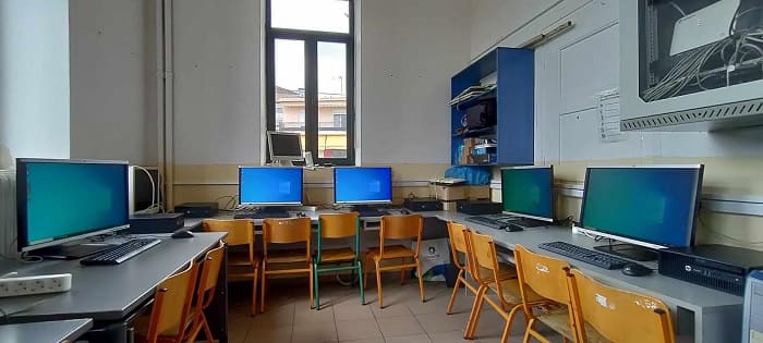 Το Τυροκομείο Τσουτσοπλίδη εξόπλισε με Η/Υ το Δημοτικό Δροσοχωρίου ...