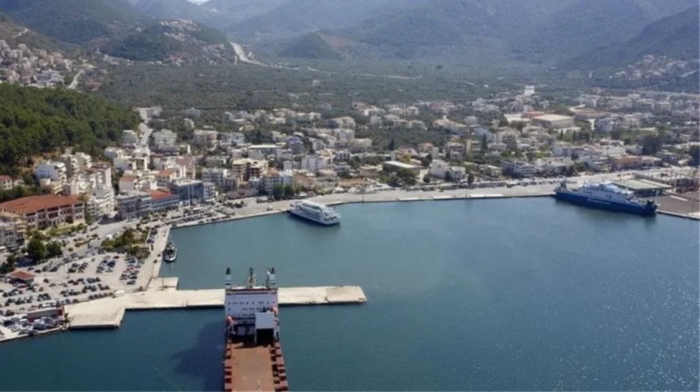 Σύγκρουση πλοίων στο λιμάνι της Ηγουμενίτσας - EpirusPost