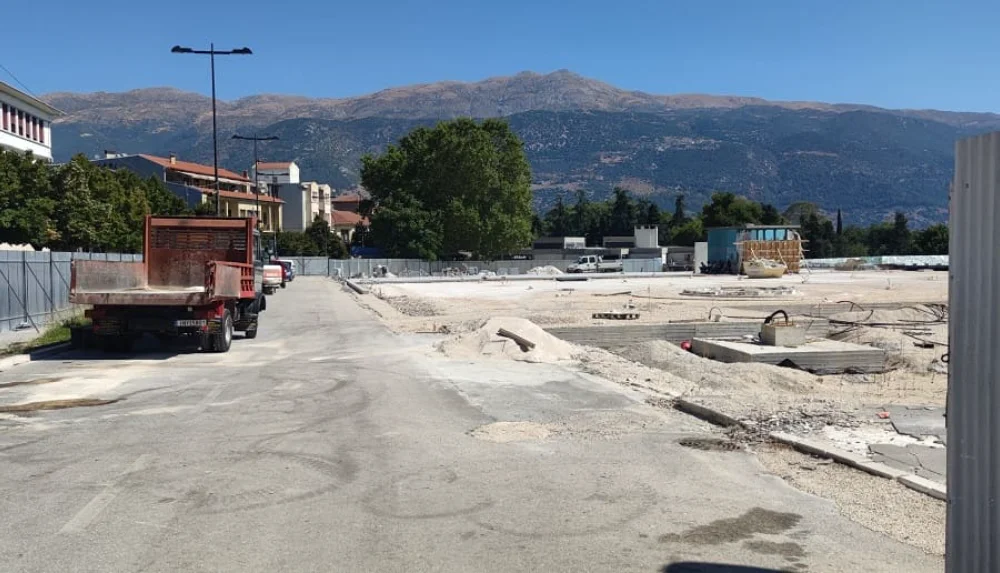 Η σημερινή εικόνα της κεντρικής πλατείας.. - EpirusPost