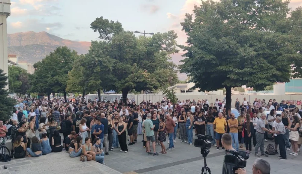 Οι πλατείες γέμισαν για τα Τέμπη και Δικαιοσύνη - EpirusPost