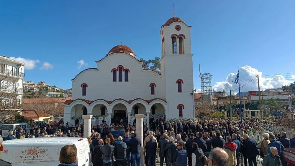 Σε κλίμα οδύνης οι Φιλιάτες αποχαιρέτησαν τον δήμαρχό τους - EpirusPost